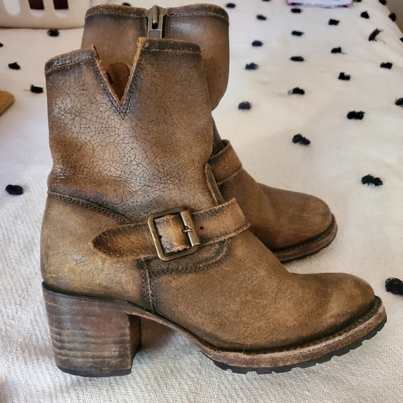 Freebird by Steven | Shoes | Freebird By Steven Carlito Brown Distressed Leather Block Heeled ...